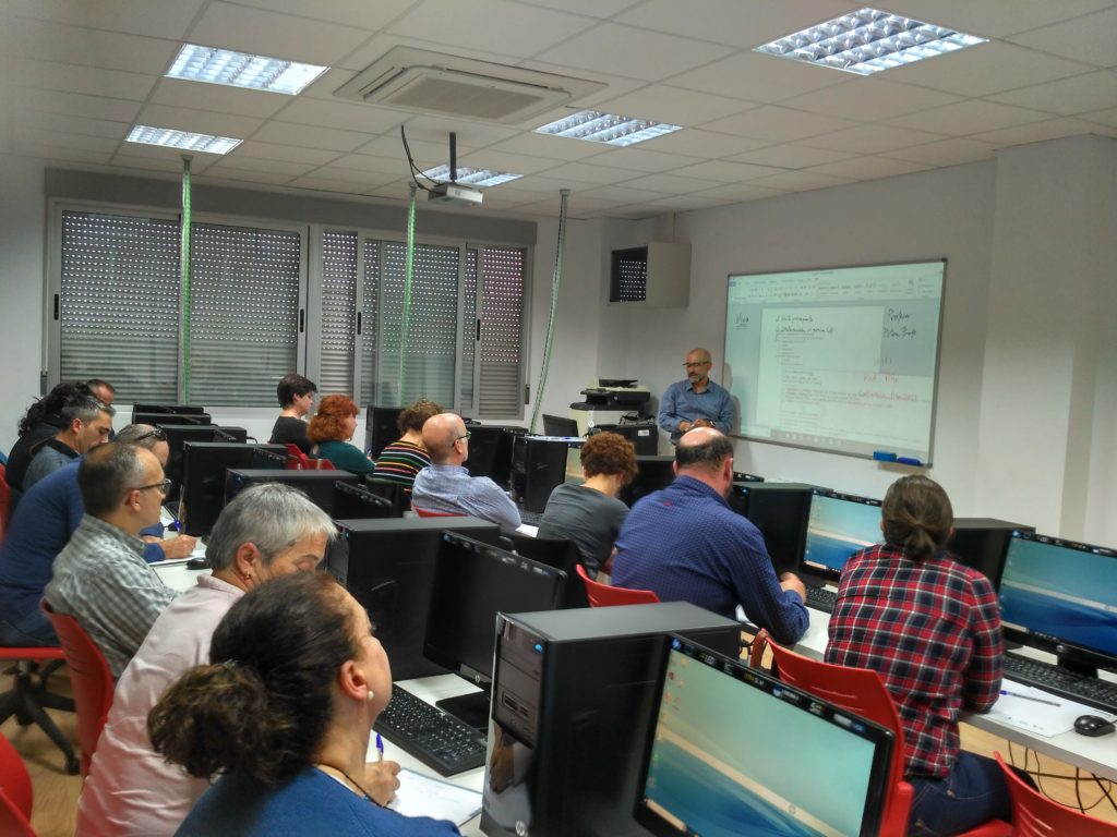 Una vintena de persones finalitzen el curs de factures electròniques a ... Una vintena de persones finalitzen el curs de factures electròniques a ...